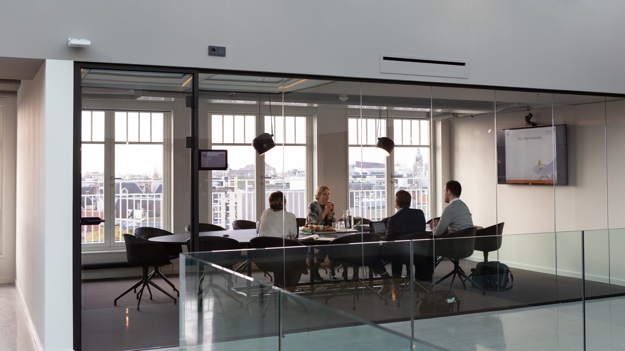 Medien- und Konferenztechnik für große Konferenzräume